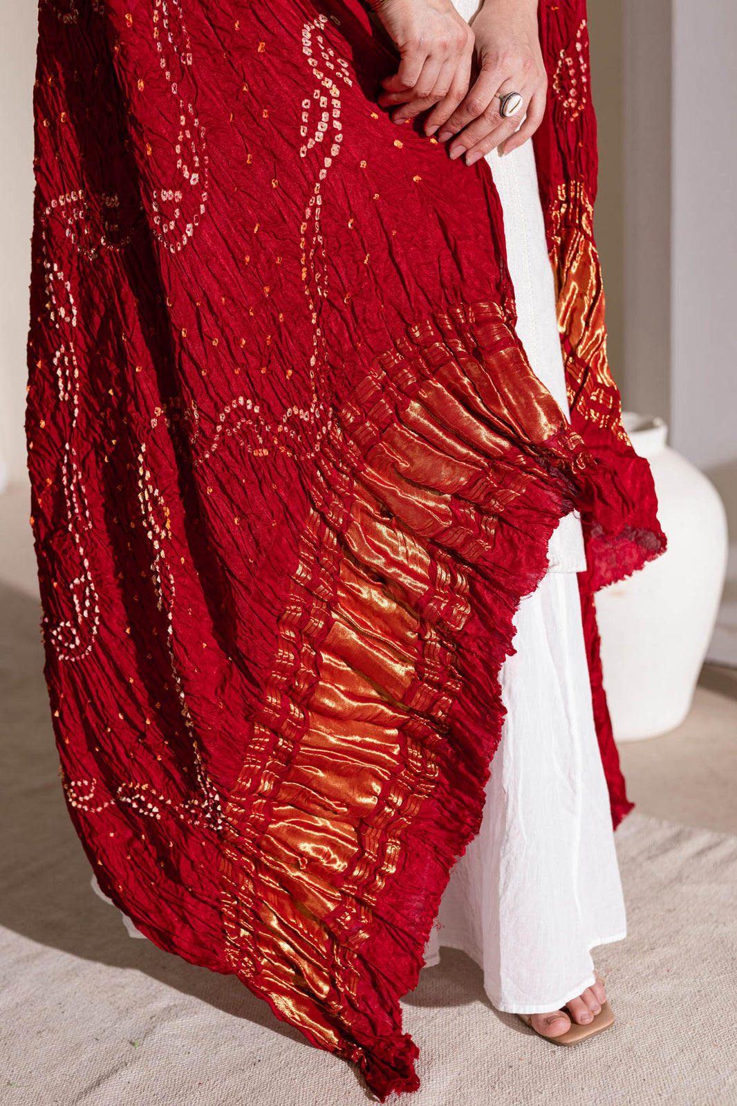 Buy Dupattas Online - Silk, Cotton, Designer & Handwoven | Vastraraag